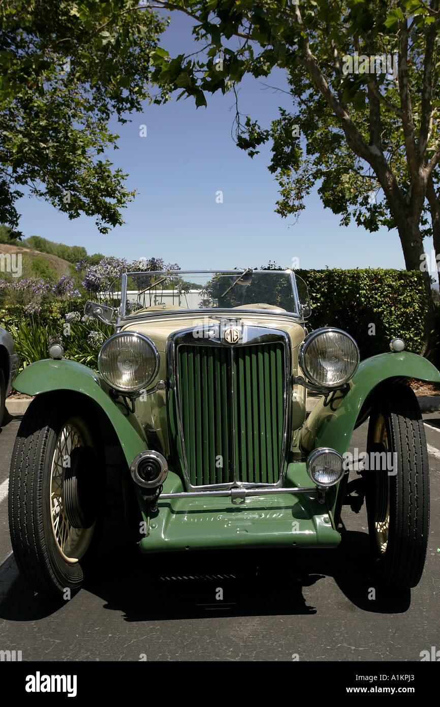 VINTAGE MG MOTOR CAR OLD TRADITIONAL VEHICLE AUTO AUTOMOBILE Stock ...