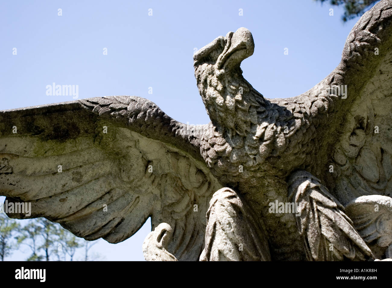 American bald eagle statue hi-res stock photography and images - Alamy