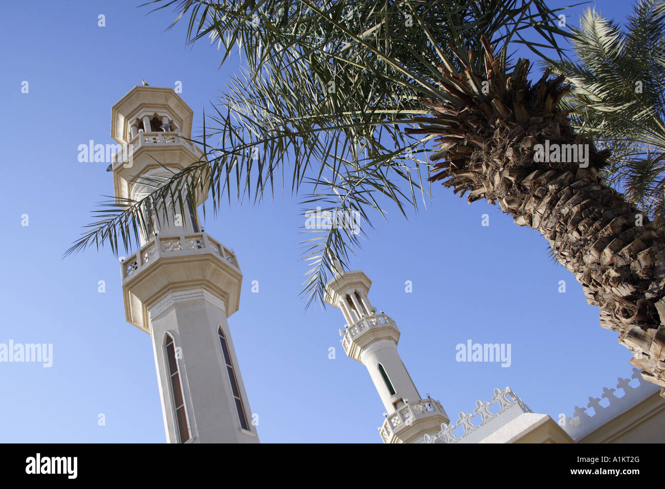 Kuwaiti mosque hi-res stock photography and images - Alamy