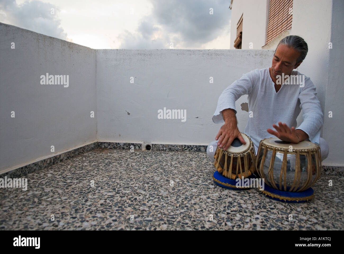 musician plays tabla drums Stock Photo - Alamy