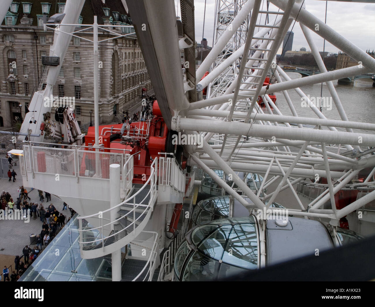 Arial view of london eye and thames hi-res stock photography and images ...
