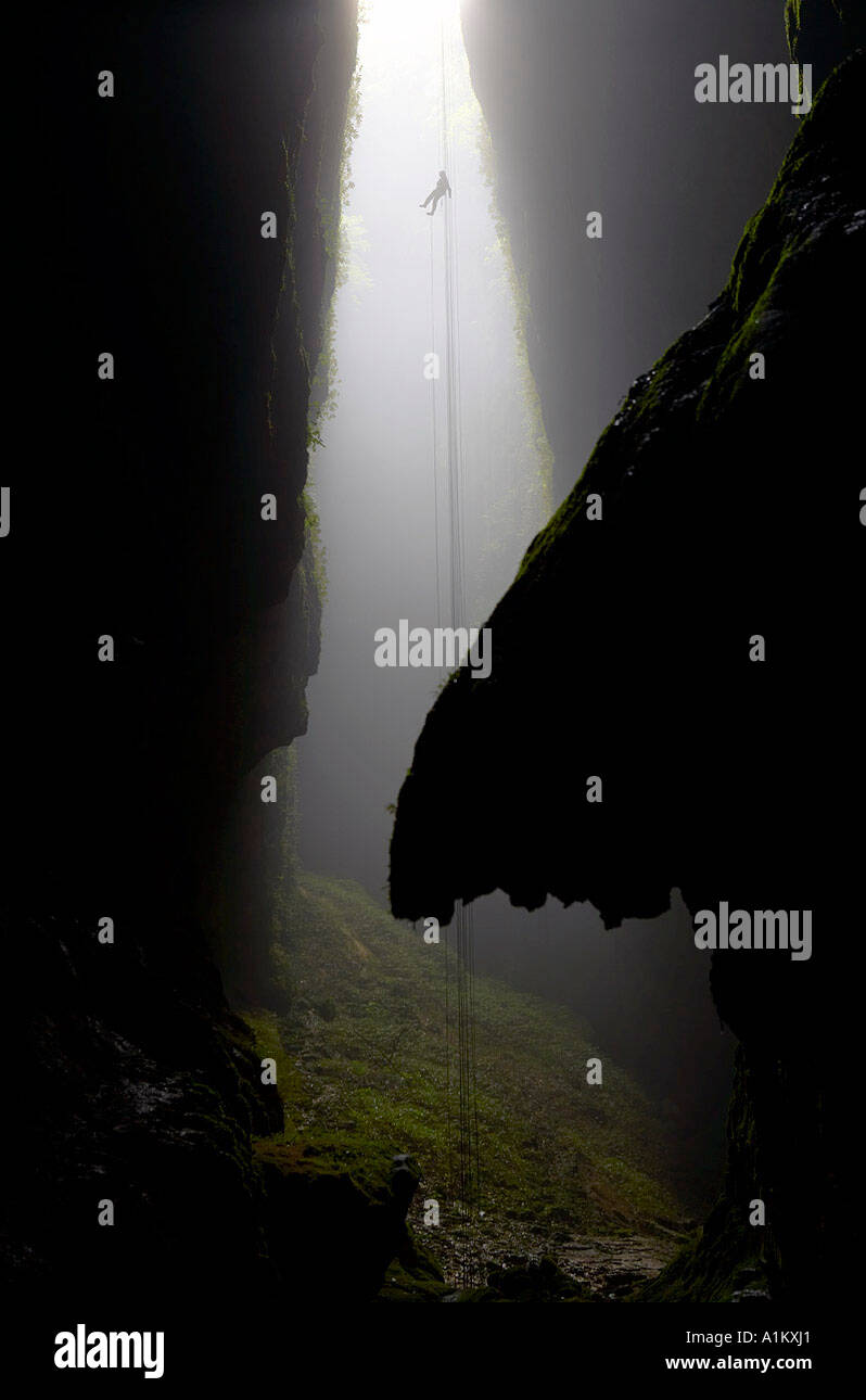Waitomo Caves New Zealand 100 metre abseil rappel into Lost World ...