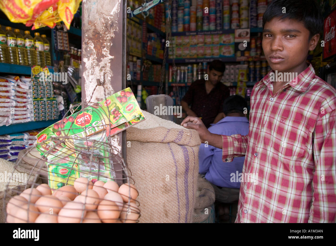 Bangladesh dhaka dacca shop in hi-res stock photography and images - Alamy