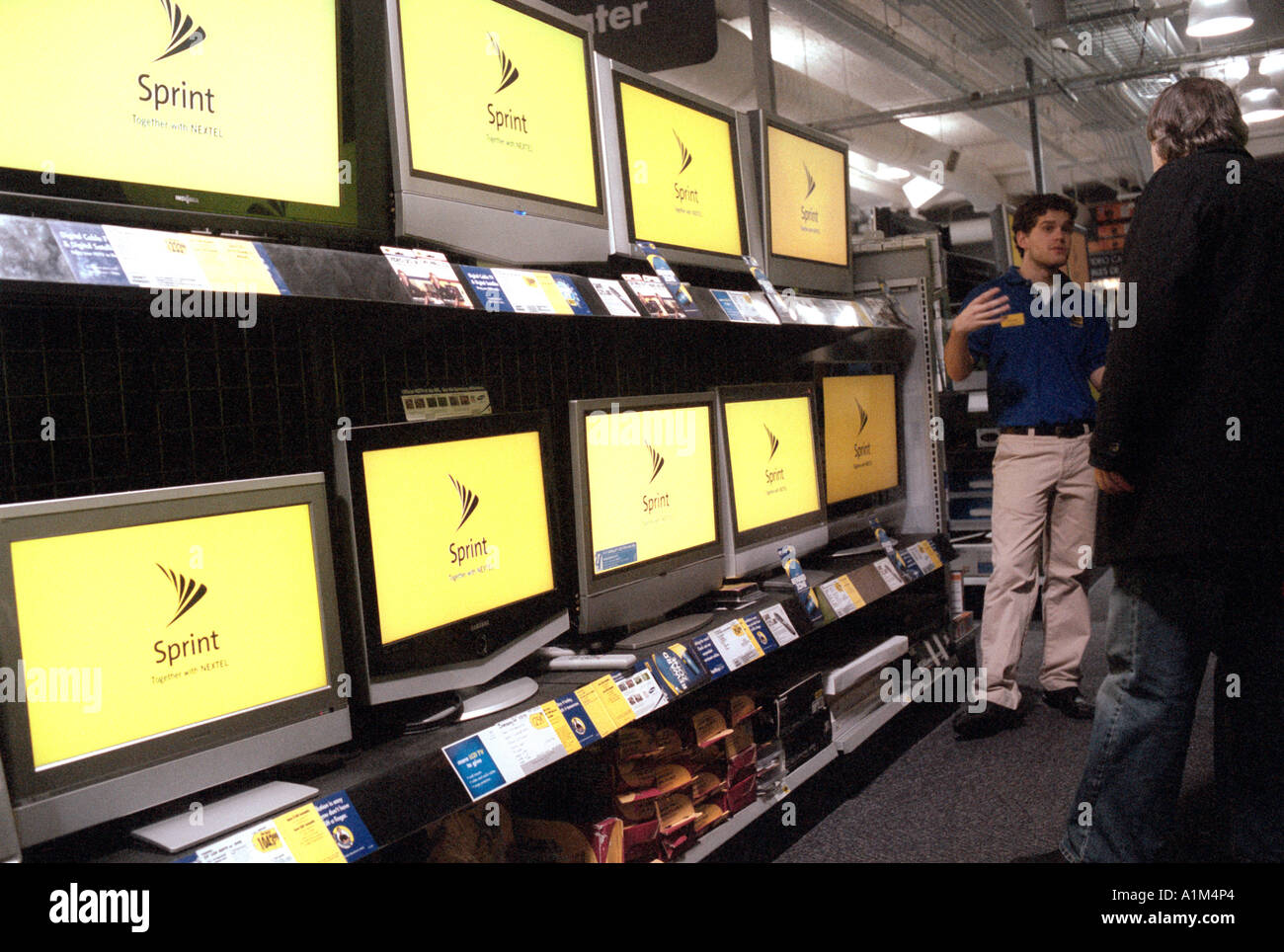 Televisions store sales man hi-res stock photography and images - Alamy