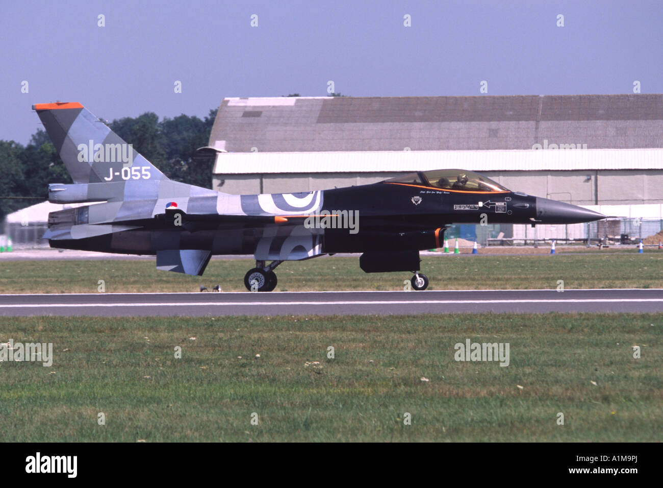 Lockheed F-16AM Fighting Falcon operated by 306 Squadron Royal ...