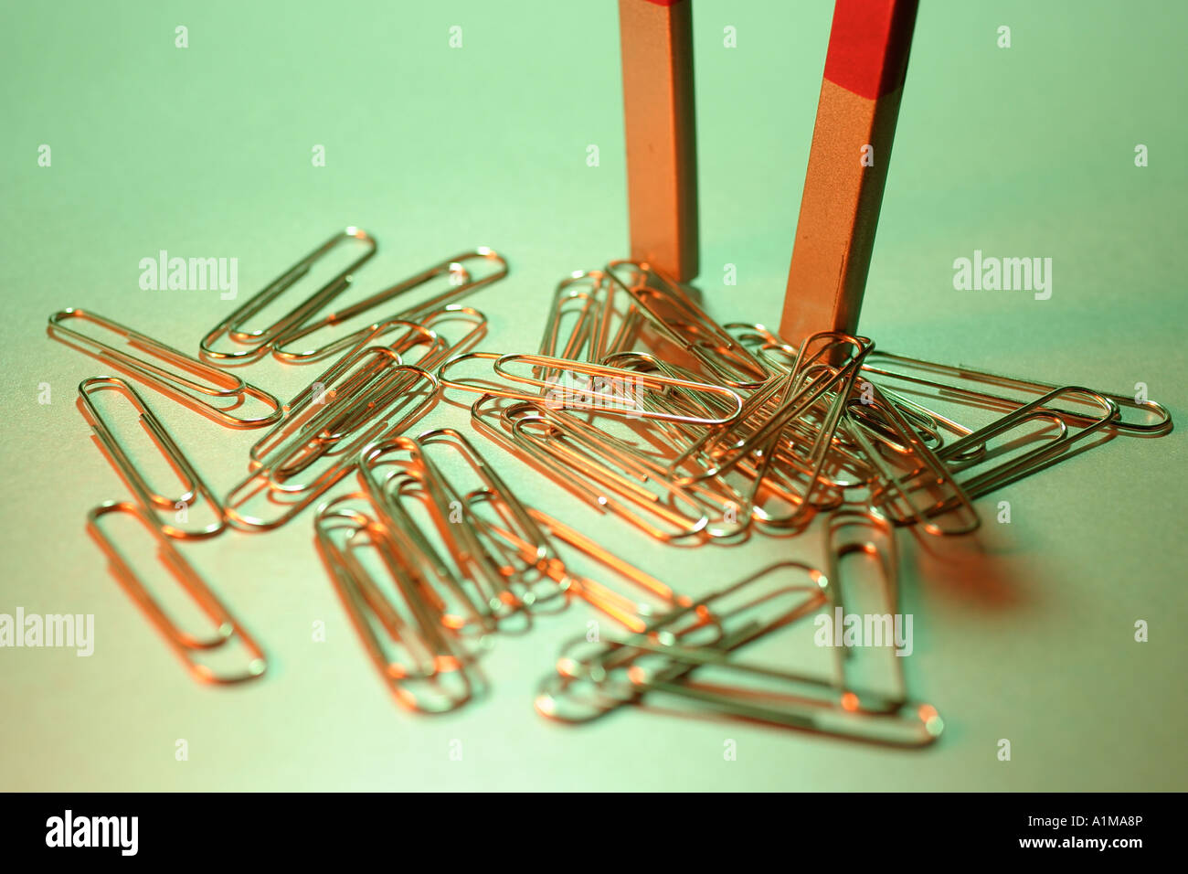 Magnet paperclips hi-res stock photography and images - Alamy