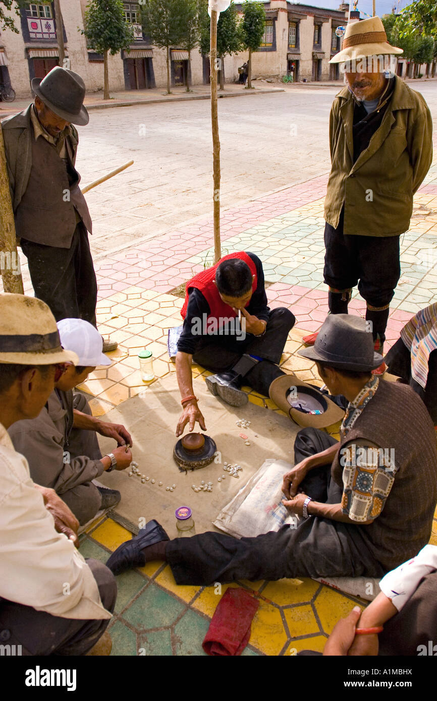 Tibetans men hi-res stock photography and images - Alamy