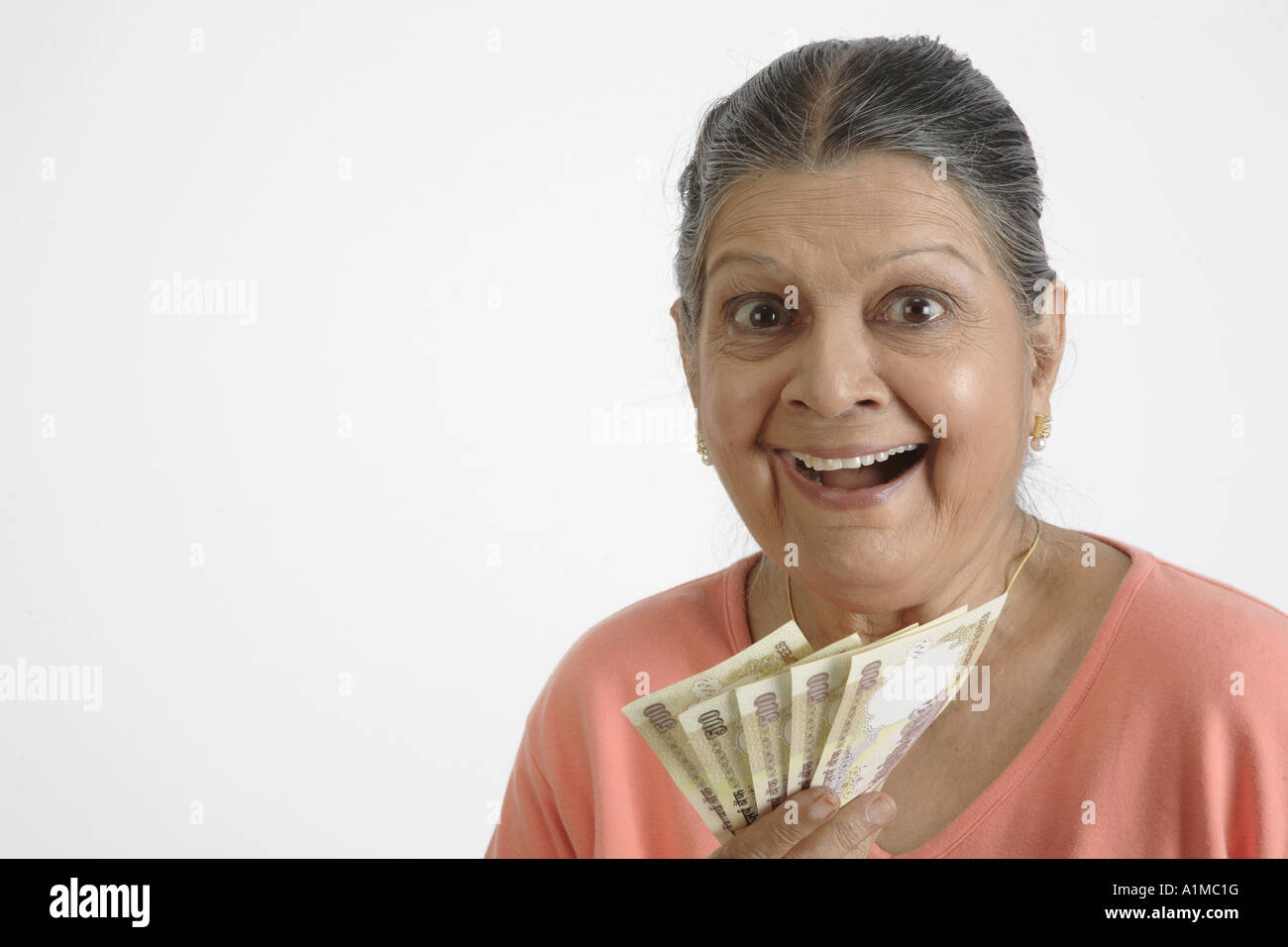 Indian 500 rupees notes hi-res stock photography and images - Alamy