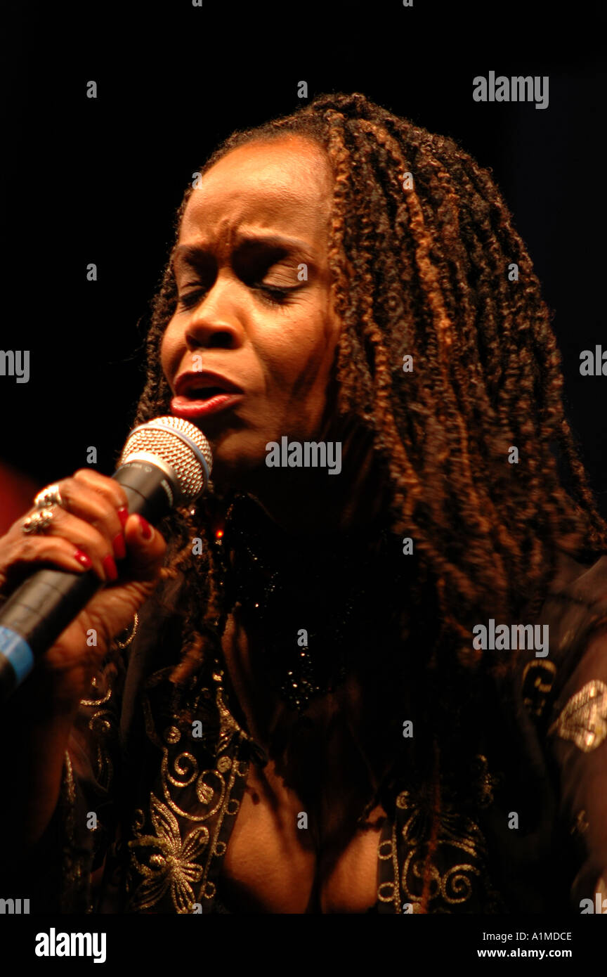 Pop divas hi-res stock photography and images - Alamy