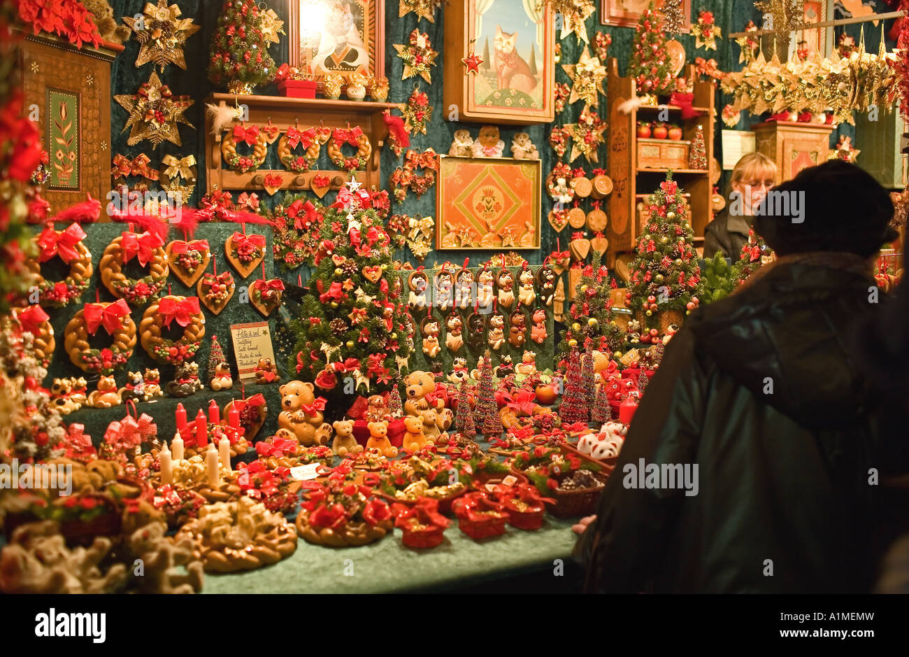 Local crafts stall, Christmas market, Strasbourg, Alsace, France Stock ...