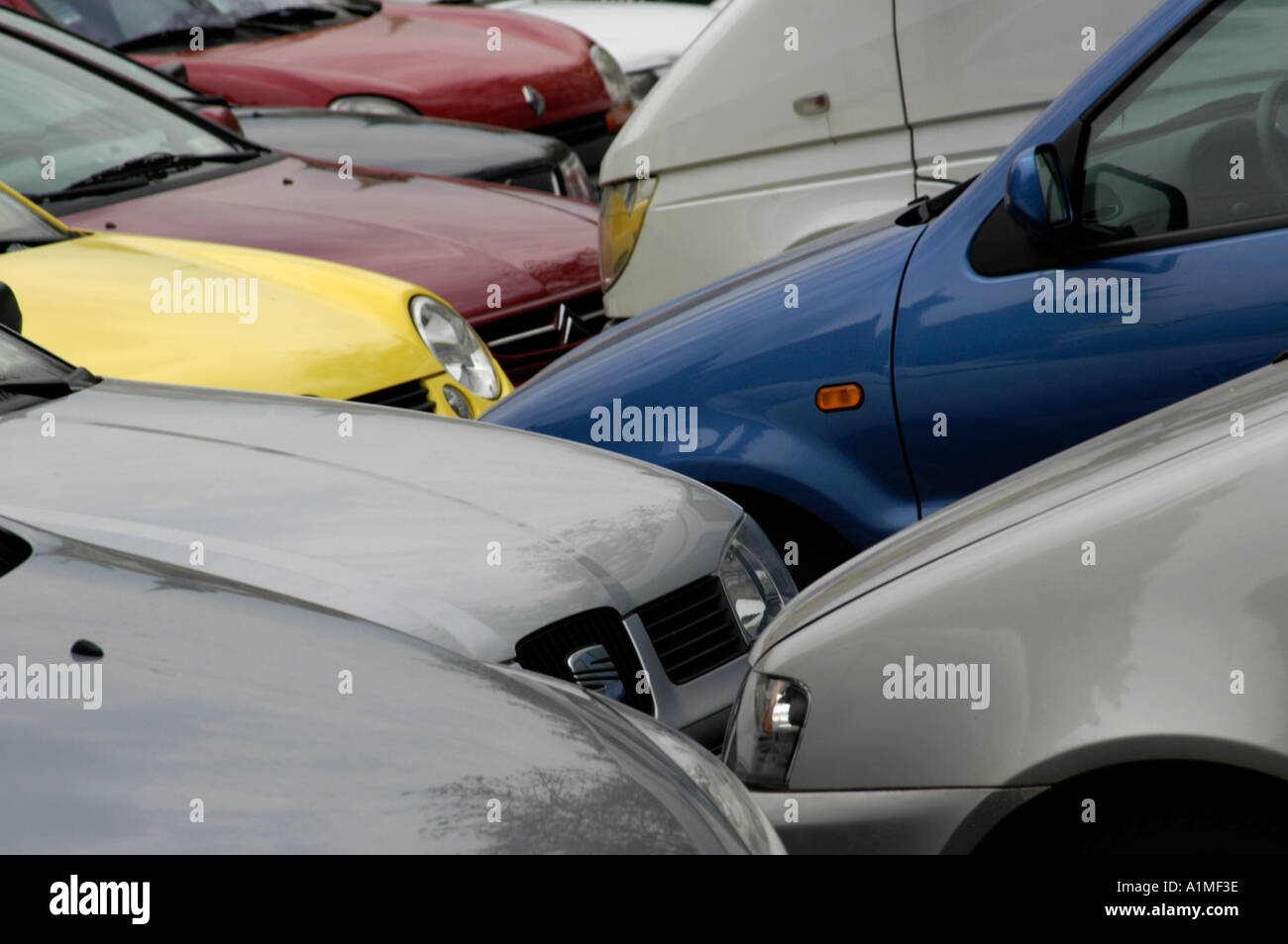 parking cars, face to face Stock Photo - Alamy