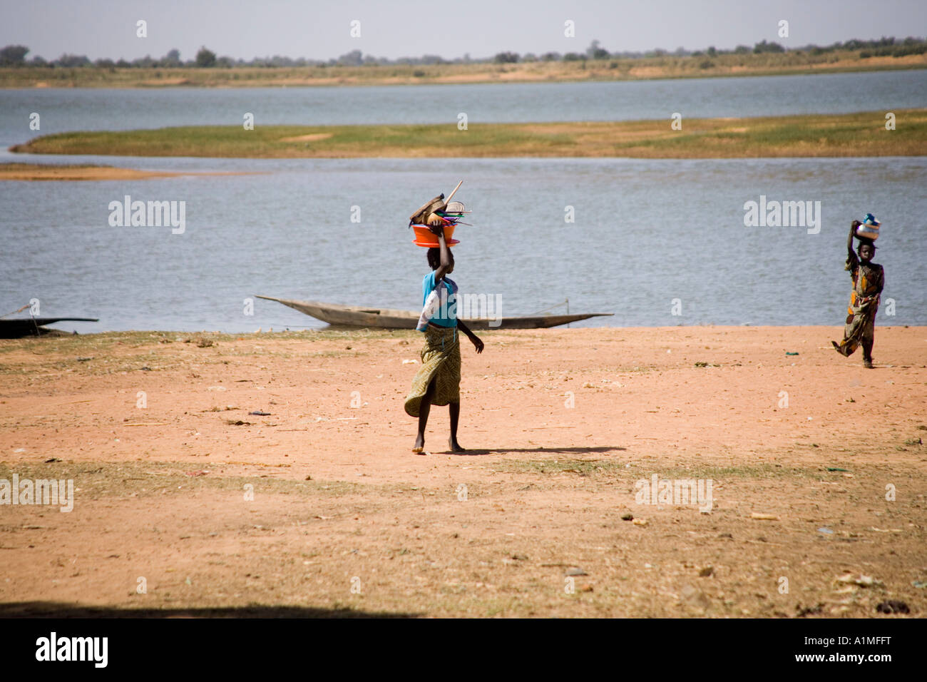 Children working Niger river by the town of Segoukoro the old Segou ...