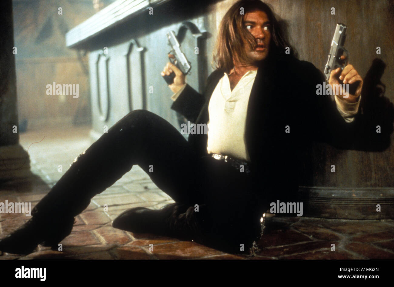 Desperado 1995 antonio banderas hi-res stock photography and images - Alamy