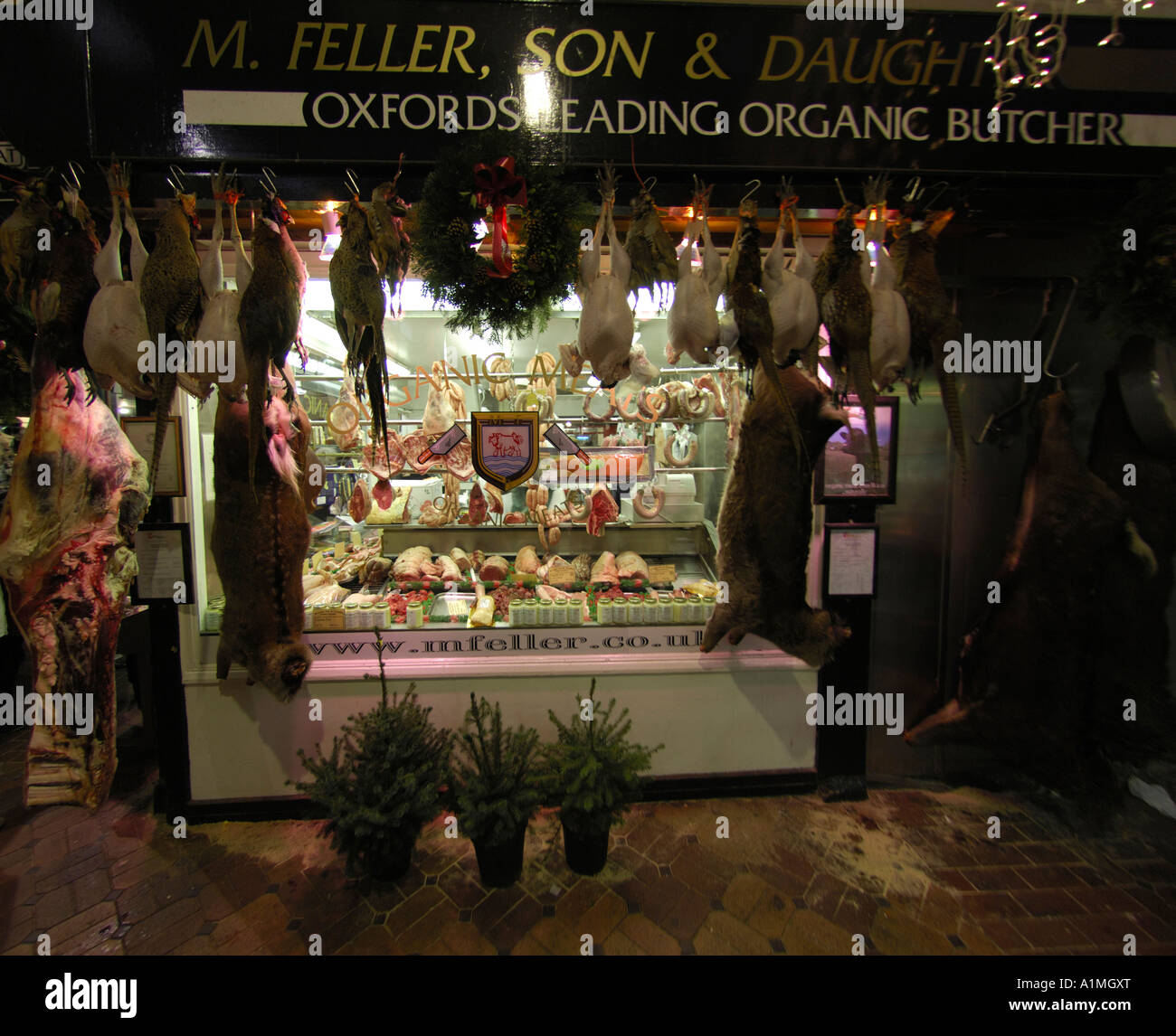 Butchers at Christmas in Oxford's Covered Market Stock Photo - Alamy