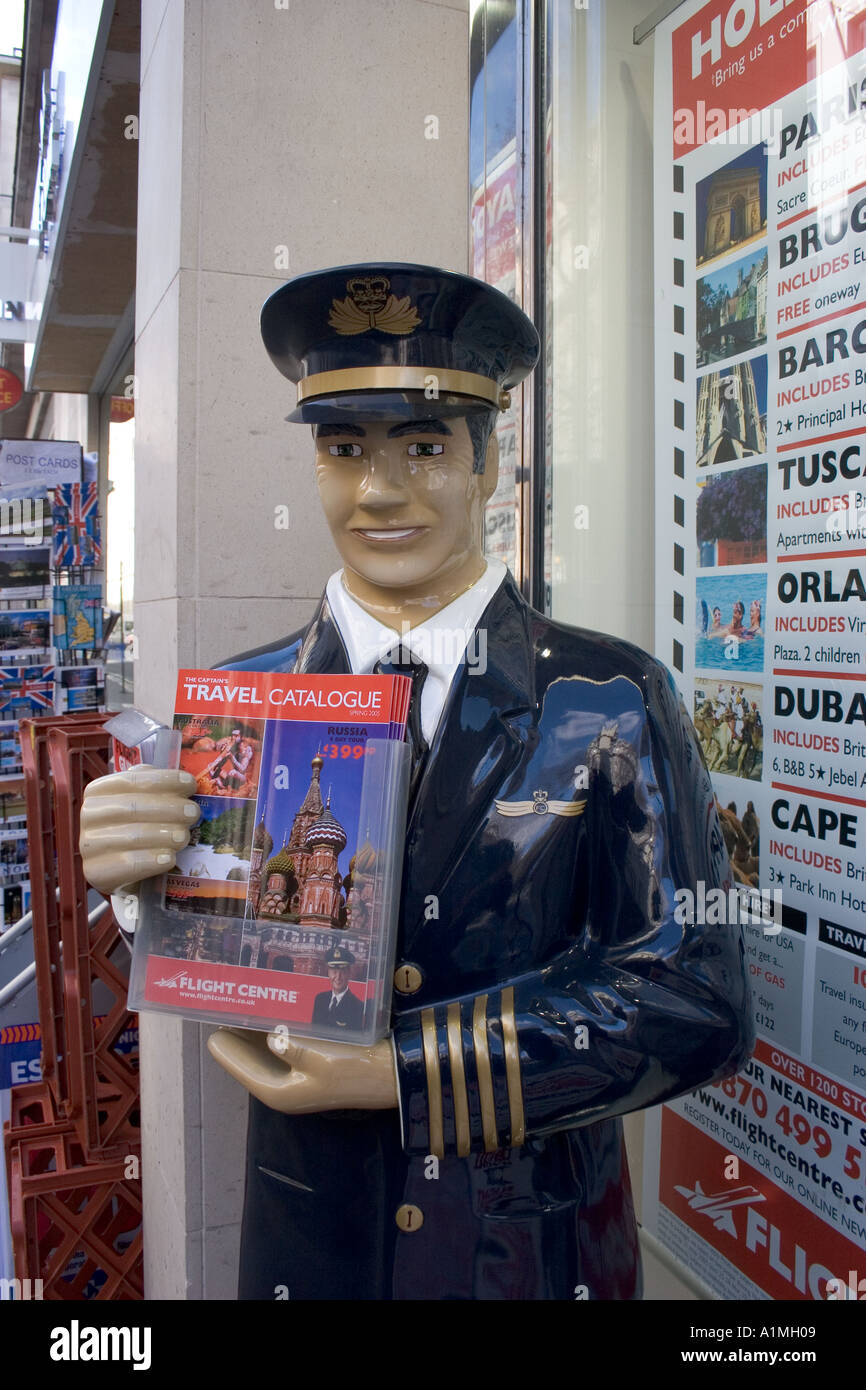 Uk airline pilot hi-res stock photography and images - Alamy