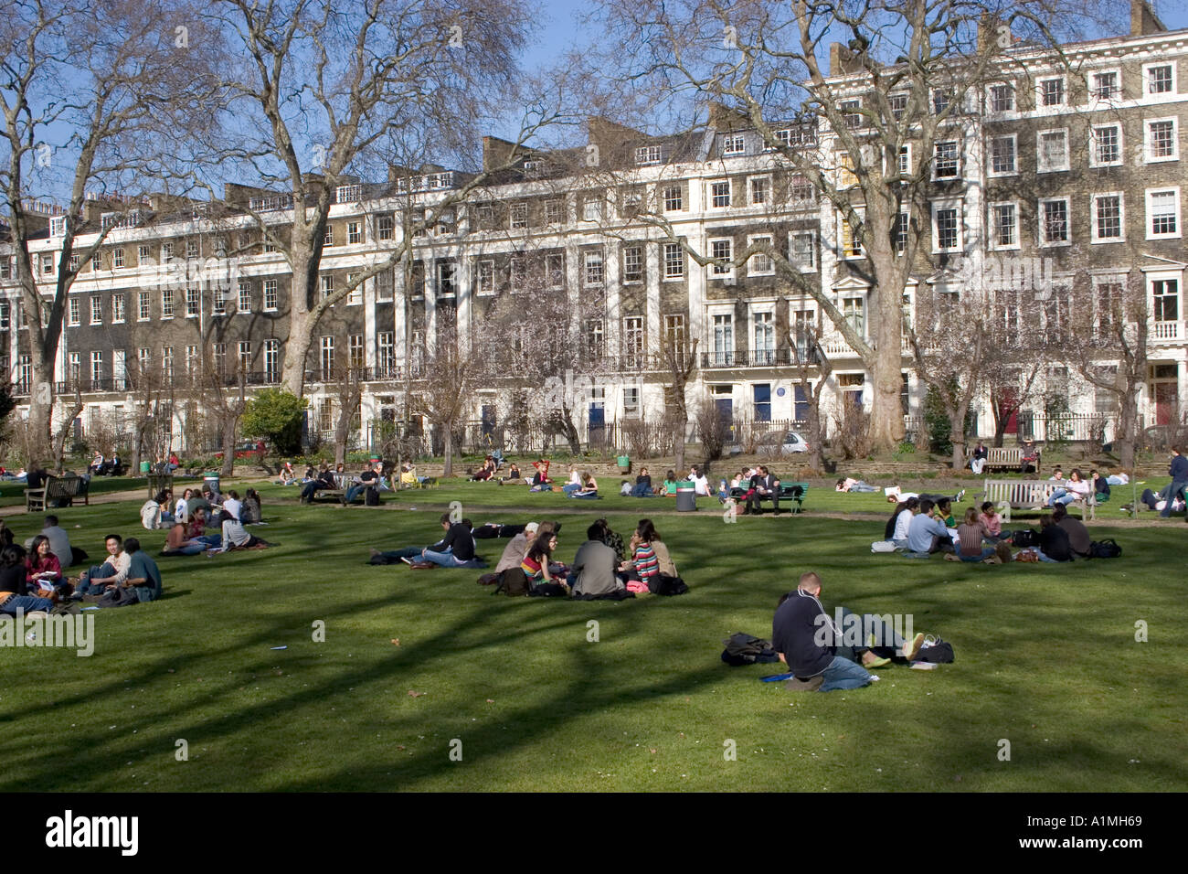 Bloomsbury square garden hi-res stock photography and images - Alamy