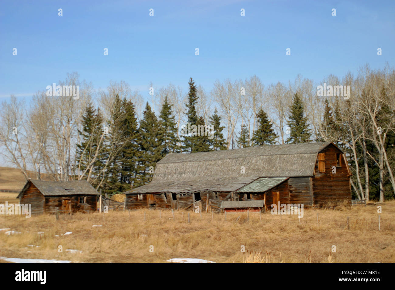 Old farm buildings hi-res stock photography and images - Alamy