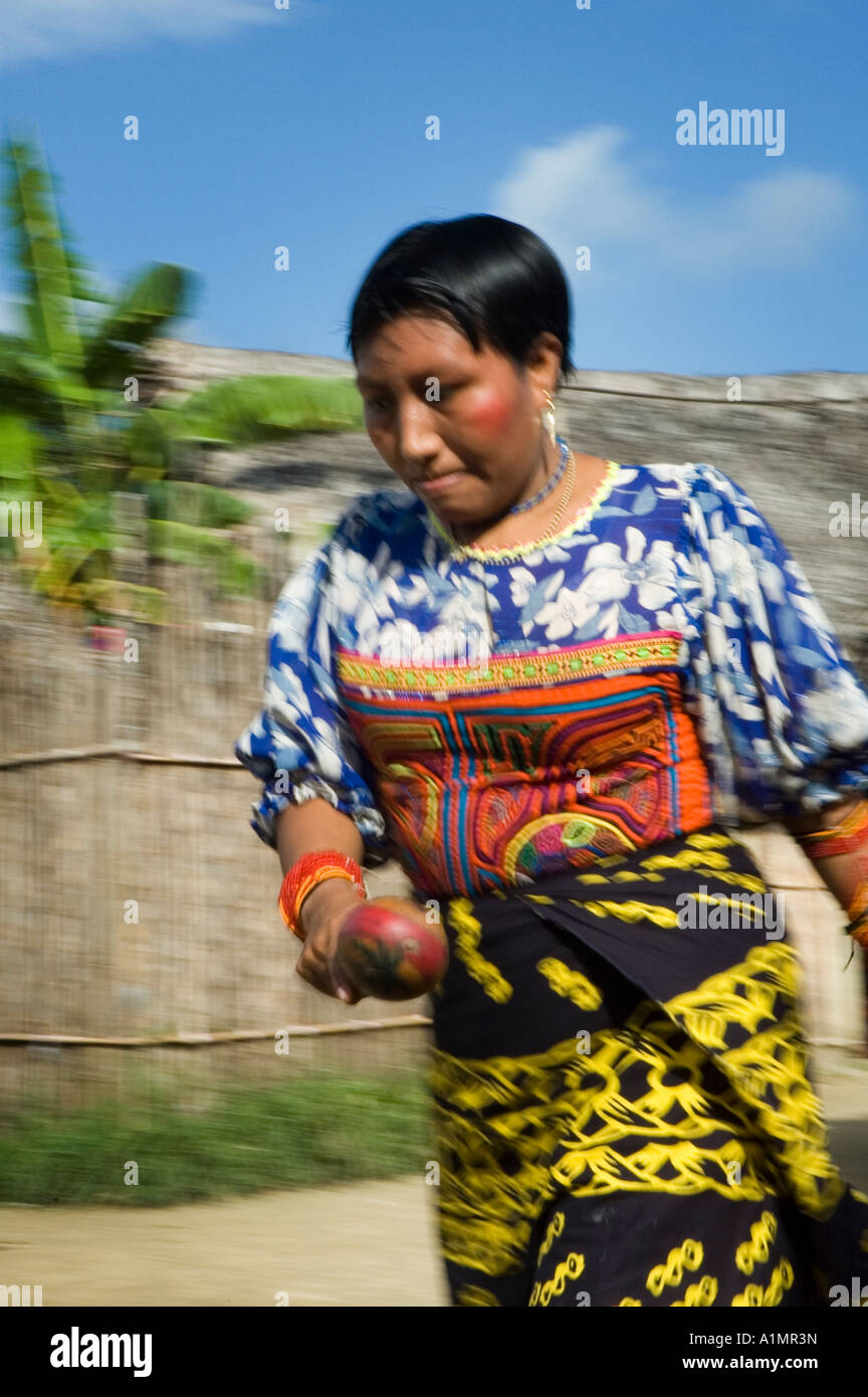 Kuna dance hi-res stock photography and images - Alamy