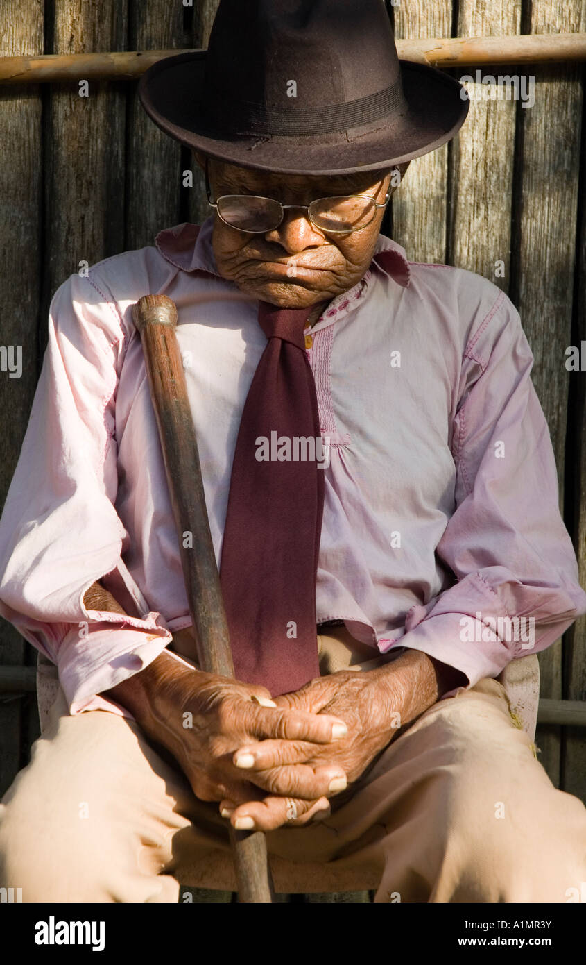Elderly Kuna Indian man Stock Photo - Alamy