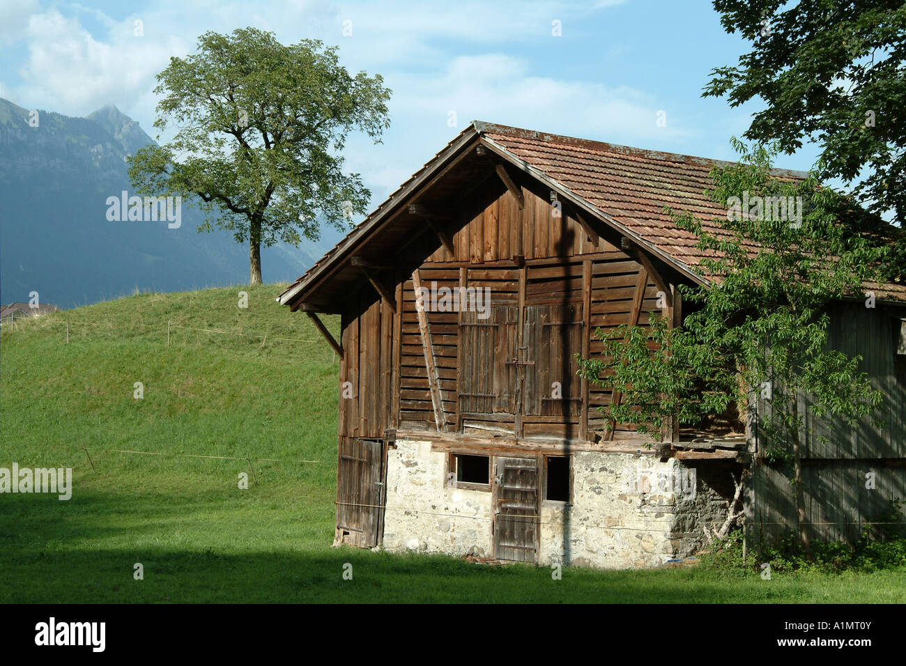 Swiss barn hi-res stock photography and images - Alamy