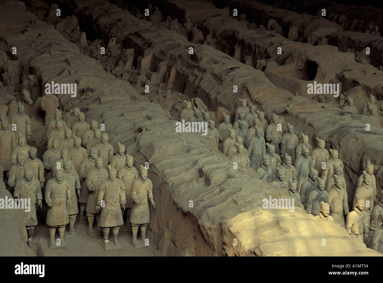 The Army of terra cotta warriors at the Tomb of Emperor Qin Shihuangdi ...