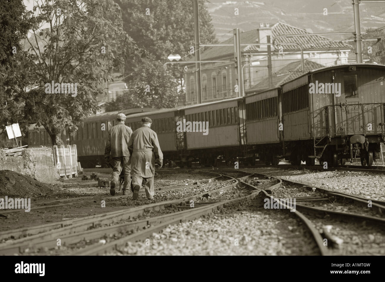 rail, railway, France, Europe, railroad, train, transport, locomotive ...
