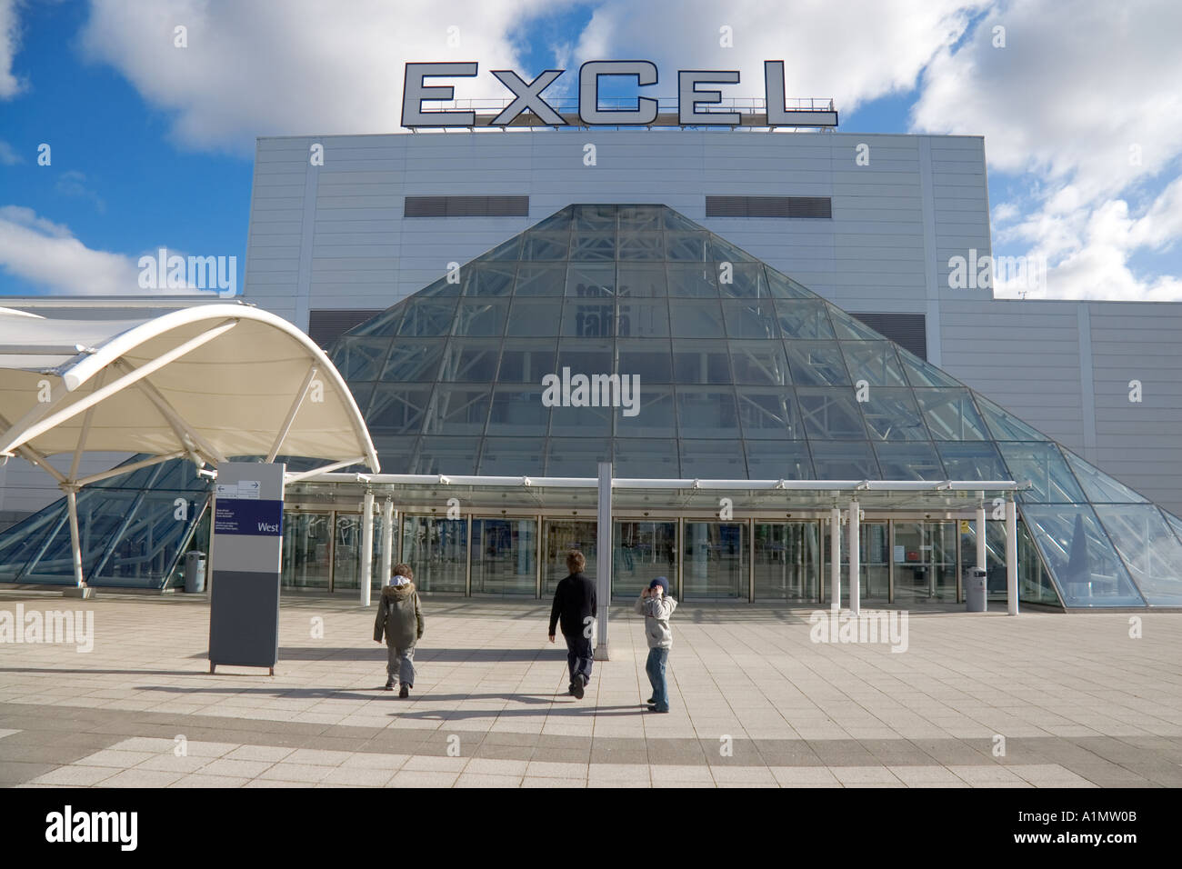 Excel Conference Center High Resolution Stock Photography and Images ...