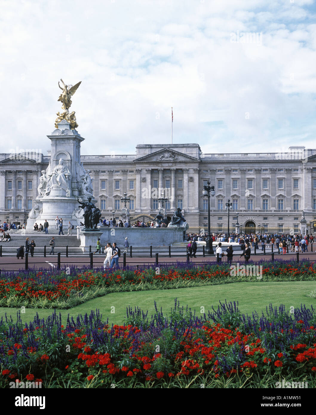 Queen victoria buckingham palace 1837 hi-res stock photography and ...