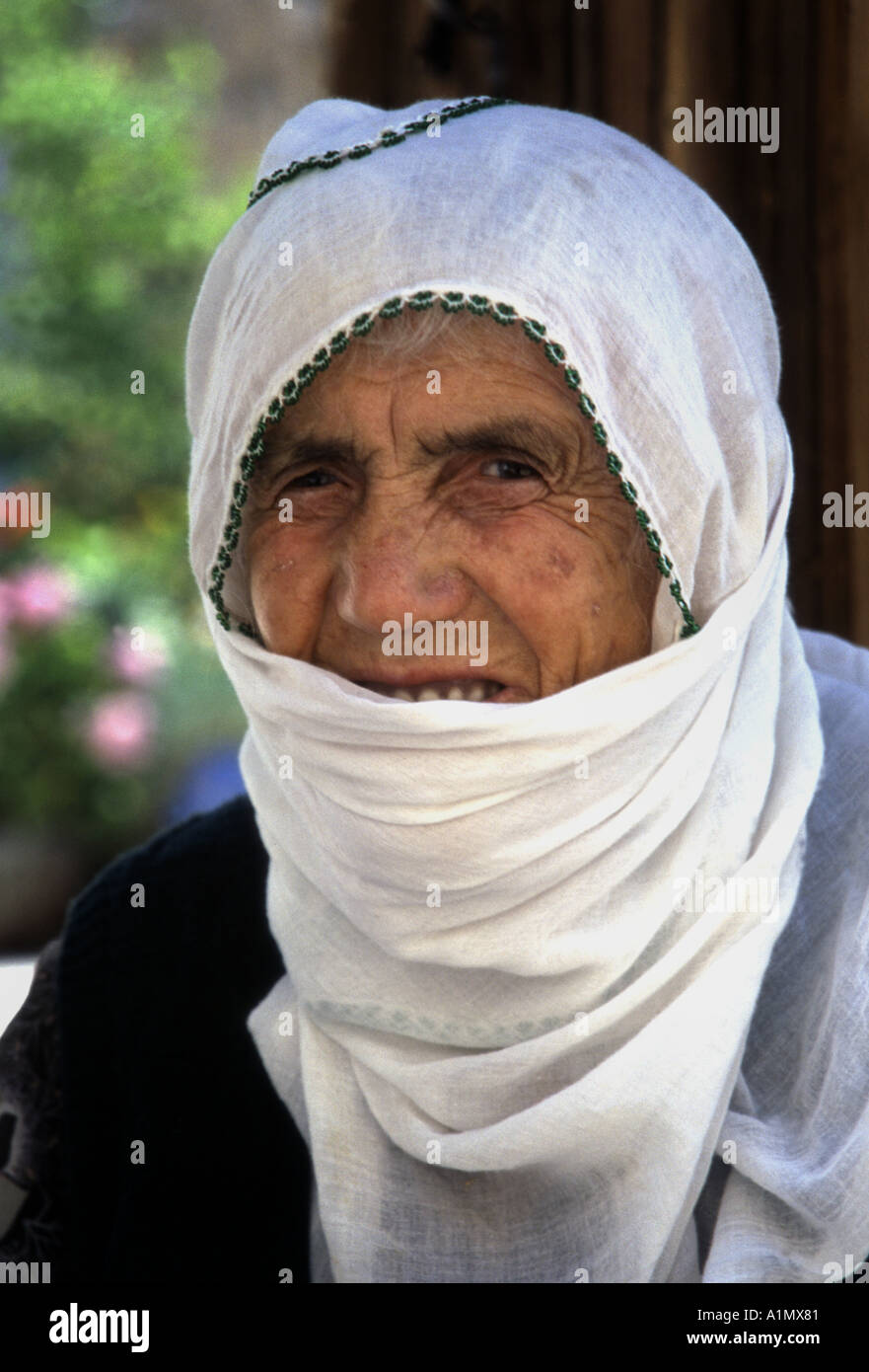 TURKISH OLD LADY Stock Photo - Alamy