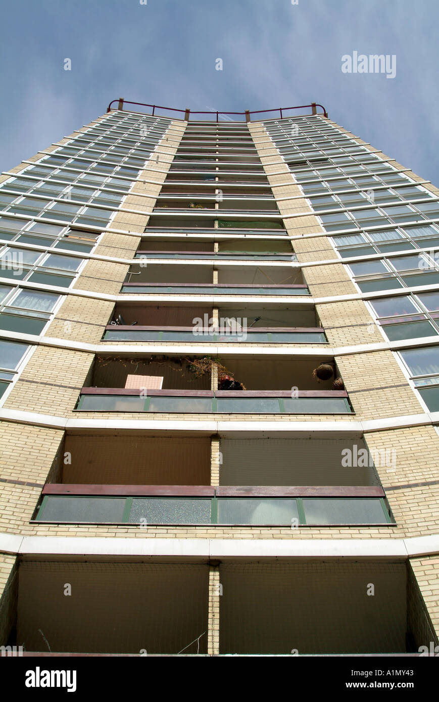 TOWER BLOCK SOUTHEAST LONDON Stock Photo - Alamy