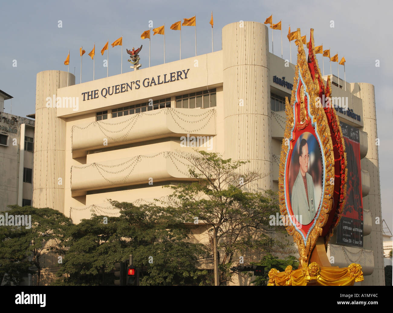 Queens gallery bangkok hi-res stock photography and images - Alamy