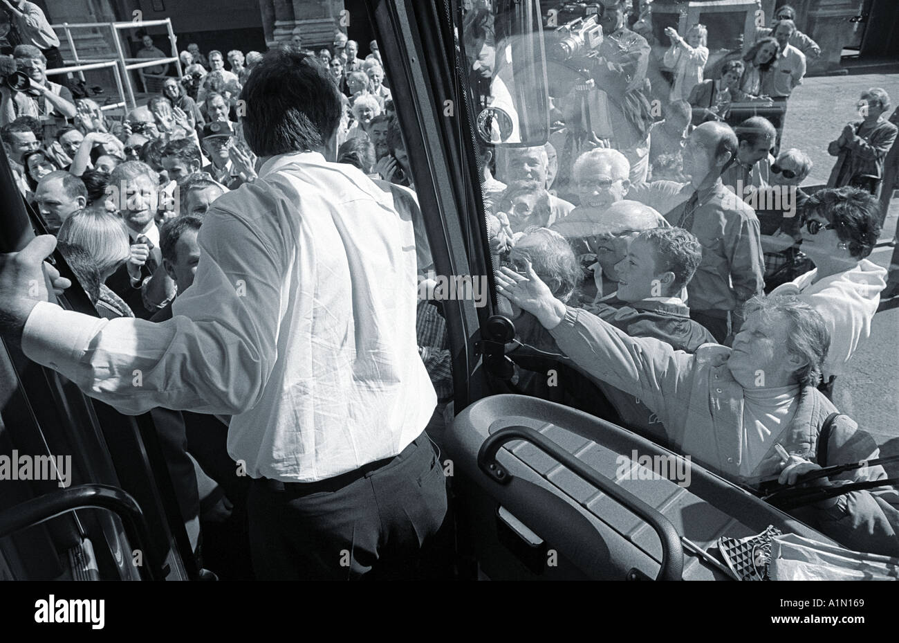 Labour 1997 election campaign hi-res stock photography and images - Alamy