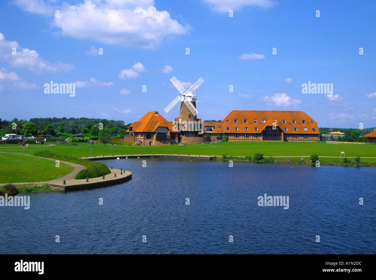 Caldecotte Lake Milton Keynes Buckinghamshire Stock Photo: 1905371 - Alamy