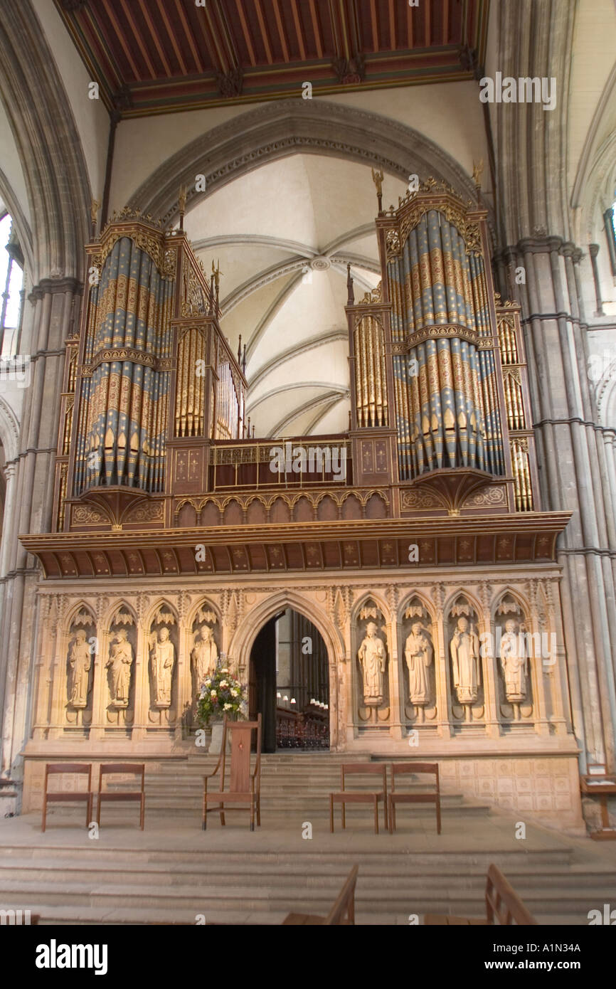 The nave of rochester cathedral hi-res stock photography and images - Alamy
