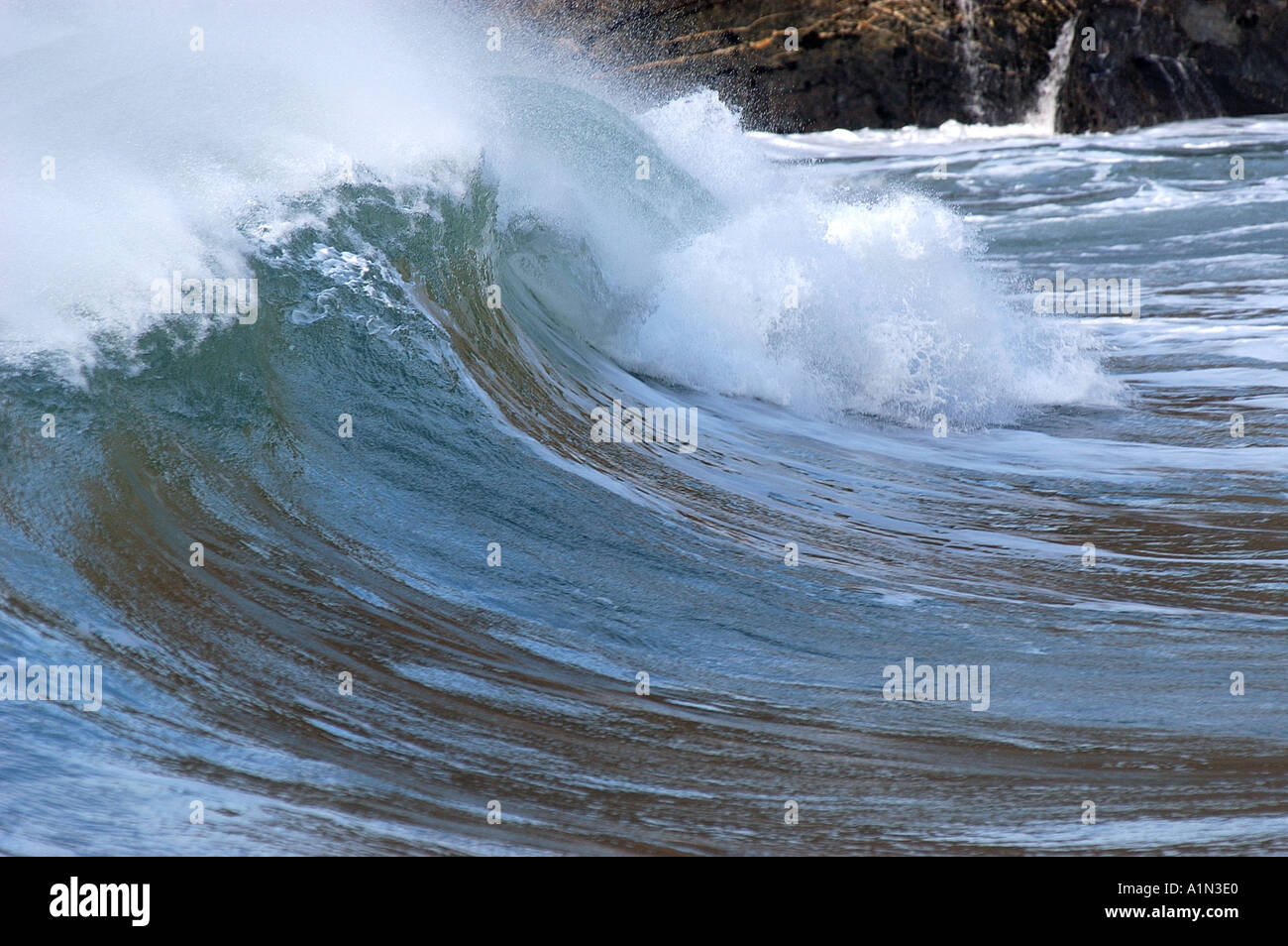 Breaking wave on Whitsands beach Pembrokeshire Wale Stock Photo - Alamy
