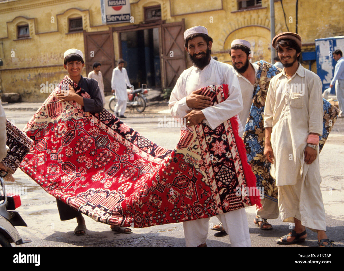 Peshawar market hi-res stock photography and images - Alamy