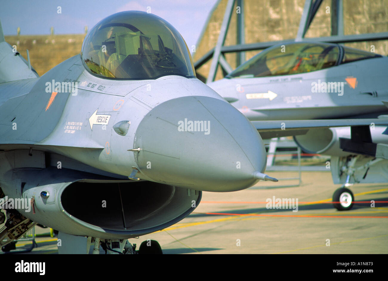 F 16 Fighting Falcon jet fighter aircraft United States Air Force USAF ...