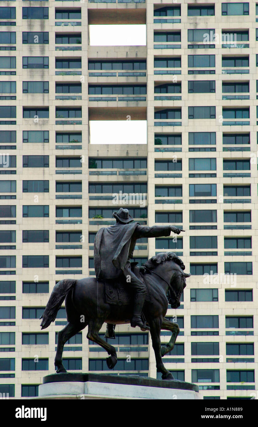 Houston Texas Skyscapers Sam Houstons Statue Stock Photo - Alamy