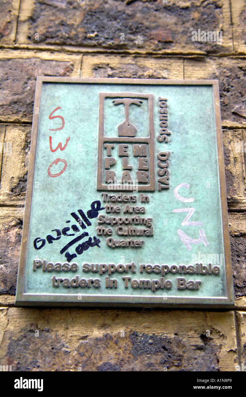 temple bar street sign wall green graf graffiti building architecture ...