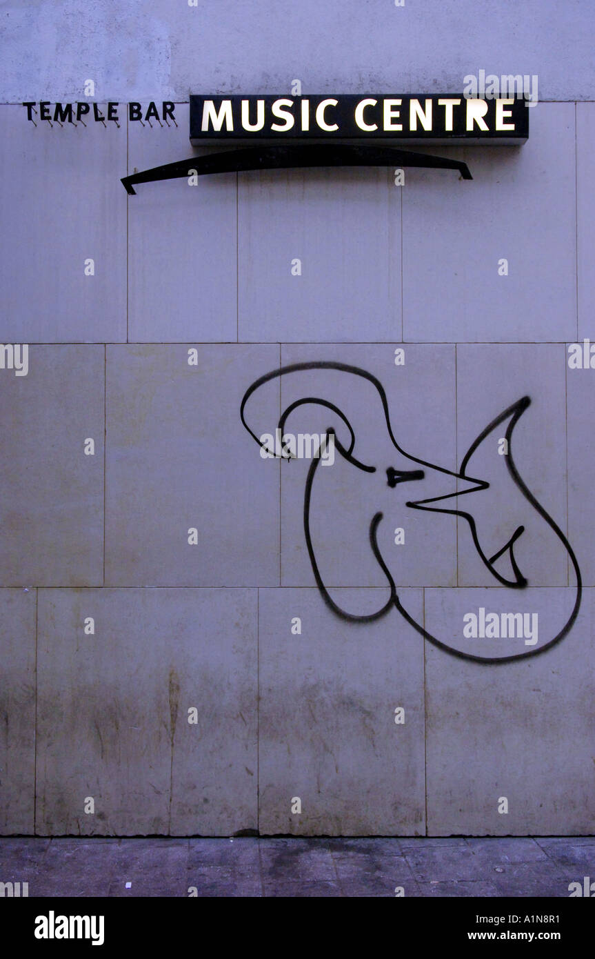 graffiti graf music centre temple bar bar temple bar dublin traditional ...