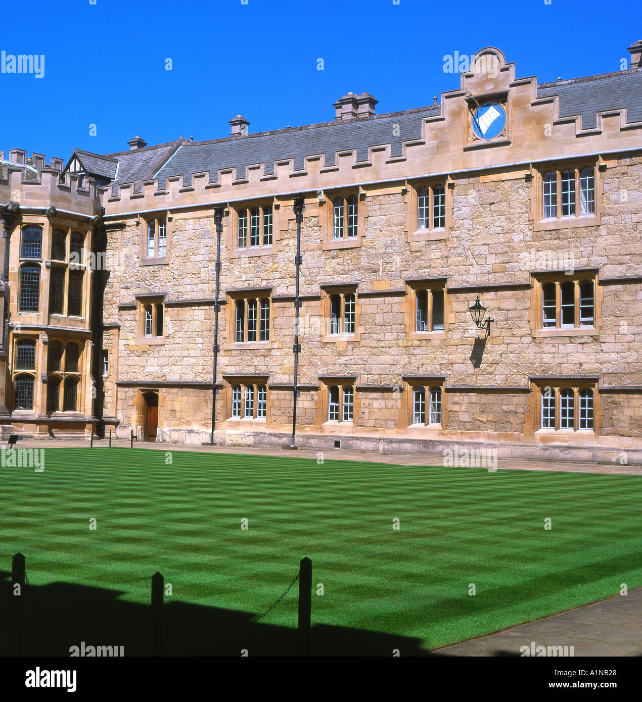 Merton college quadrangle hi-res stock photography and images - Alamy