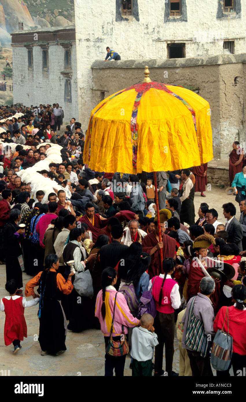 Returning the Giant 200square metre embroidered thanka thangka to ...