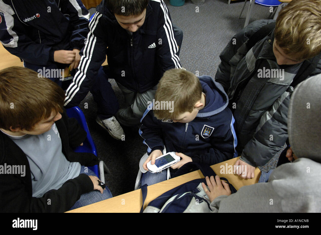 Teenagers playstation hi-res stock photography and images - Alamy