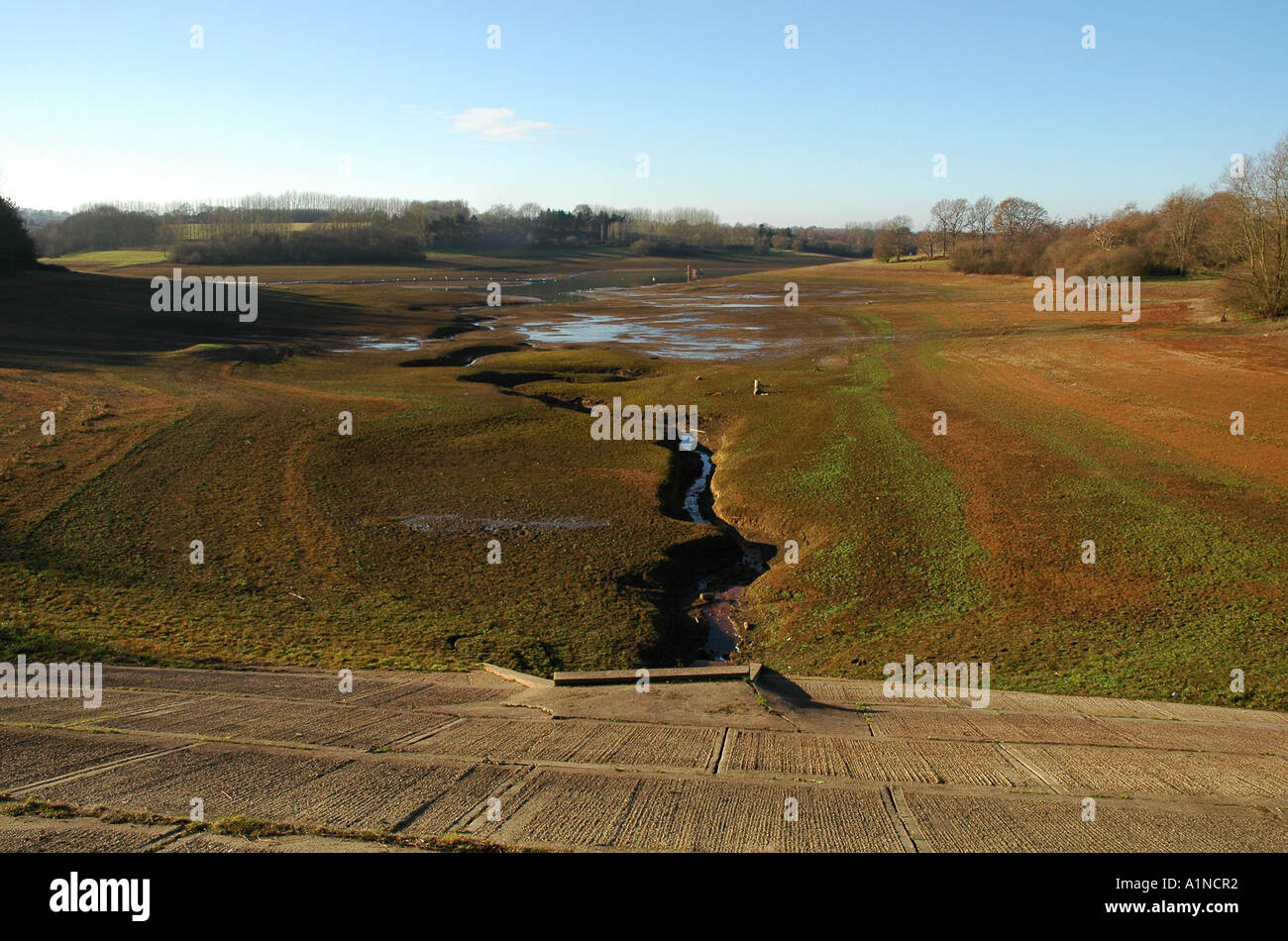 Bewl water reservoir in drought Stock Photo - Alamy