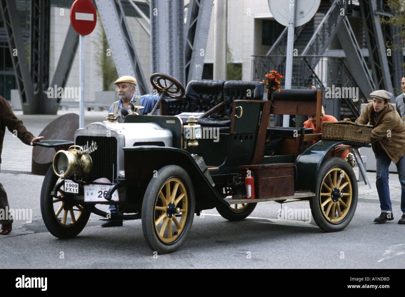 Spoiled old car Barcelona Stock Photo - Alamy