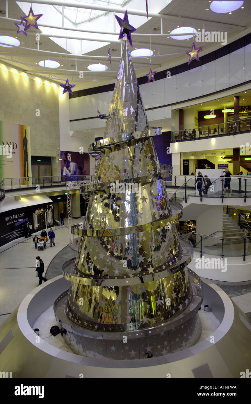 Manchester arndale shopping centre interior hi-res stock photography ...