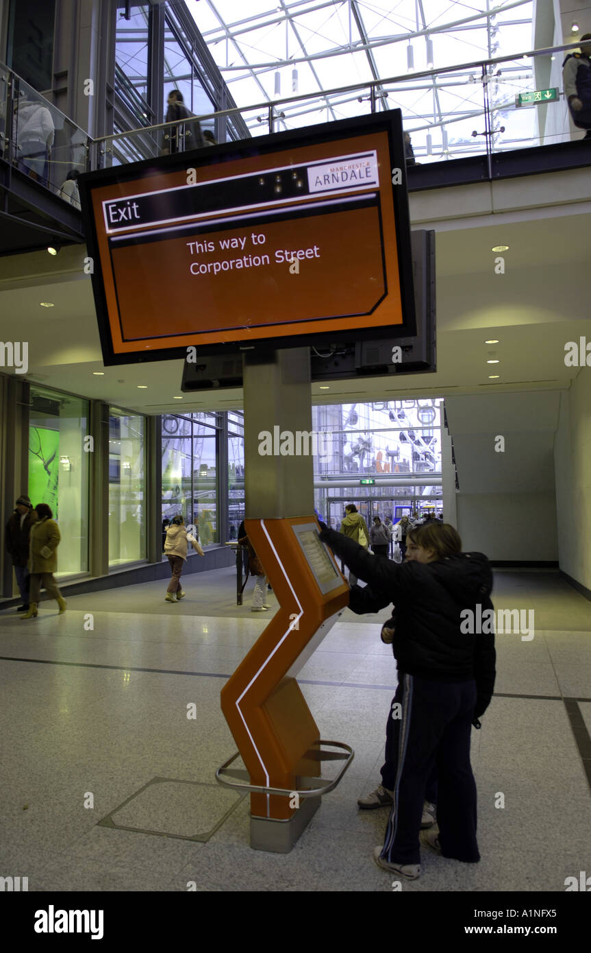 Mall info point hi-res stock photography and images - Alamy