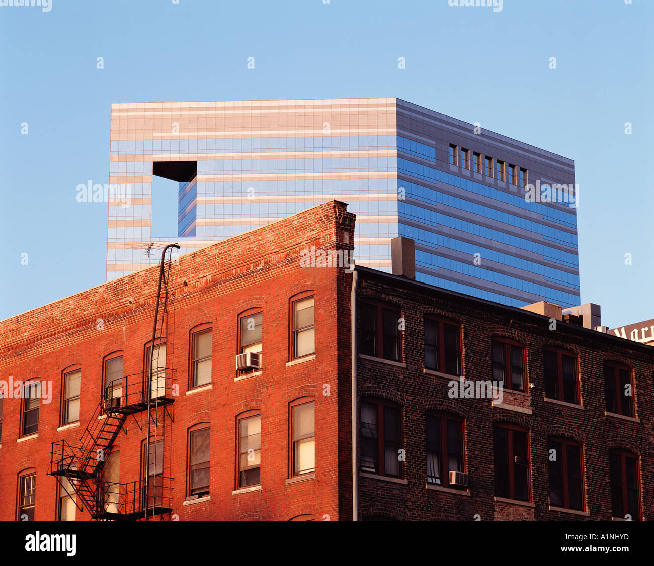 USA ILLINOIS CHICAGO THE AMA BUILDING FROM NORTH DEARBORN STREET Stock ...