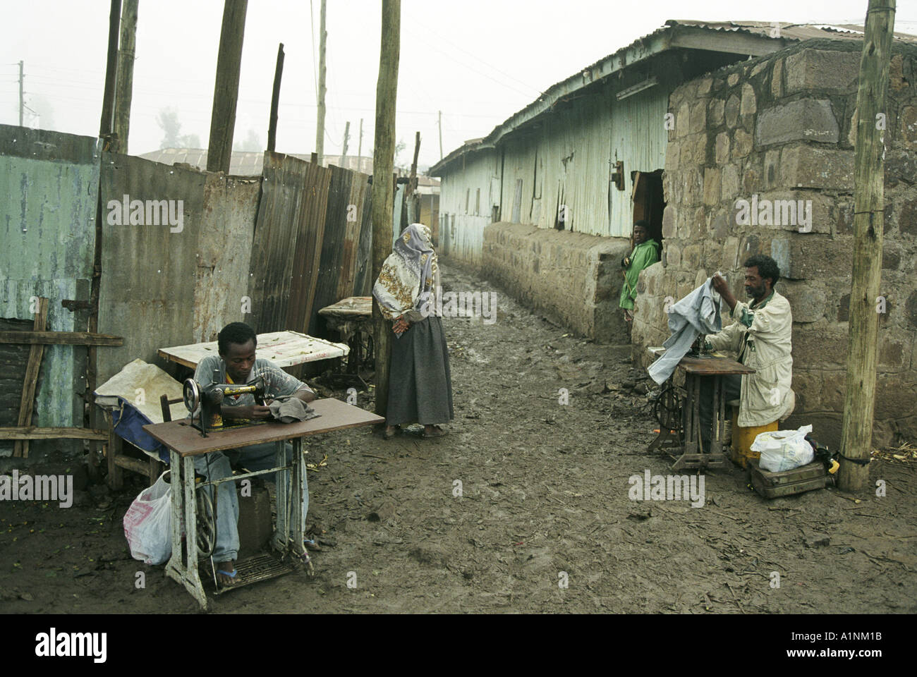 Women Using Sewing Machines High Resolution Stock Photography and ...