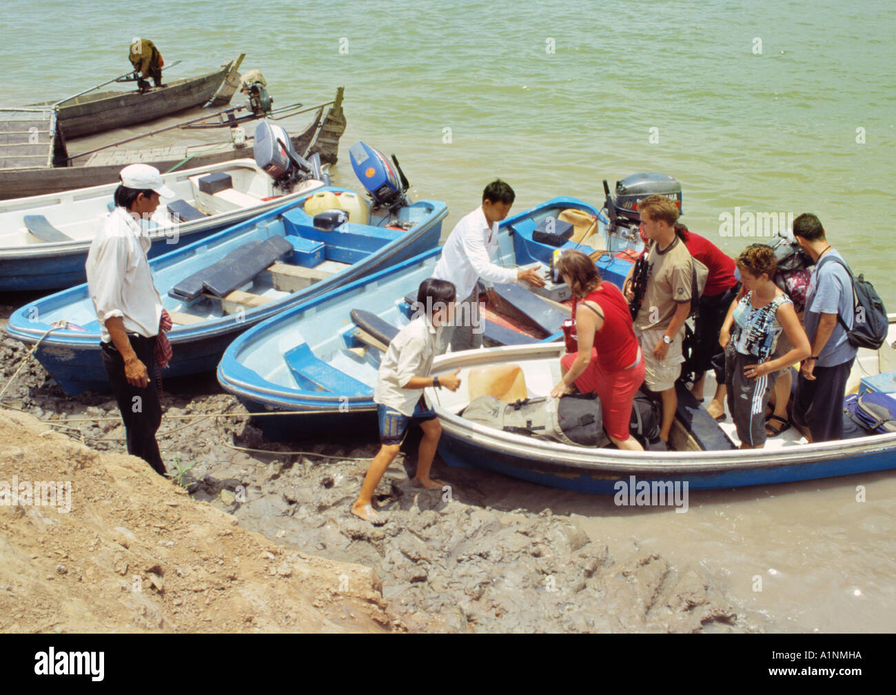 CAMBODIA VIETNAM BORDER CROSSING CHAO DOCI Stock Photo - Alamy